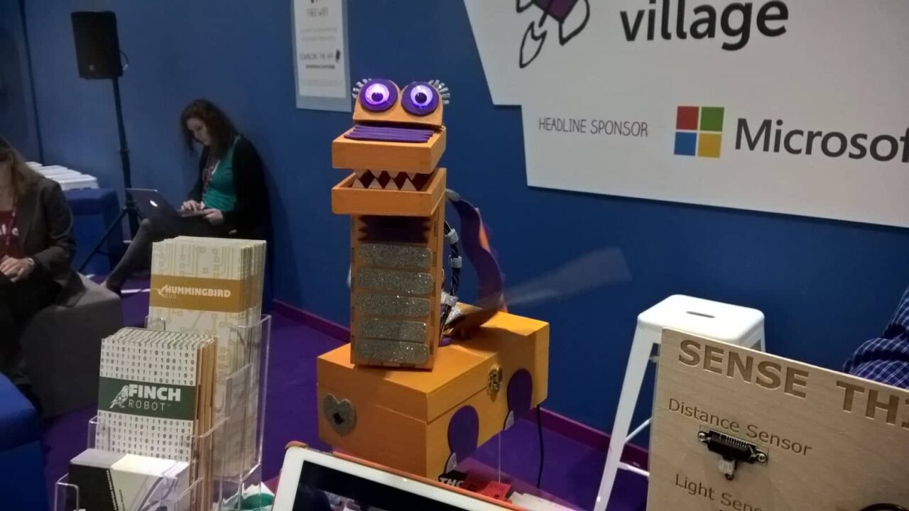 Stream Tech Cam | Robotikos mokykla